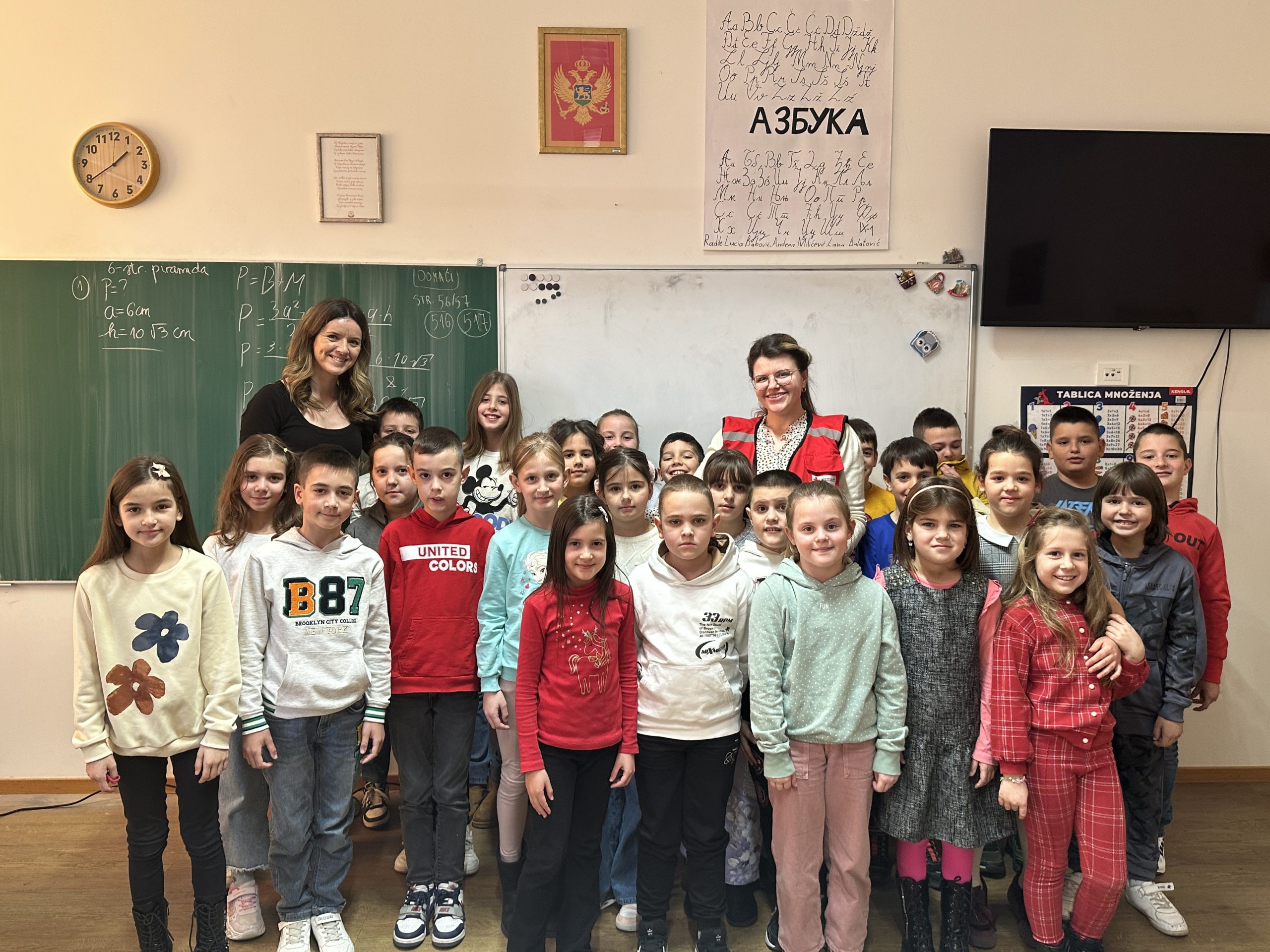 Posjeta predstavnice Crvenog krsta odjeljenju III-3 - Osnovna škola ...